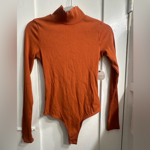 Lulus | Tops | Wilde Rust Orange Ribbed Long Sleeve Mock Neck Bodysuit ...